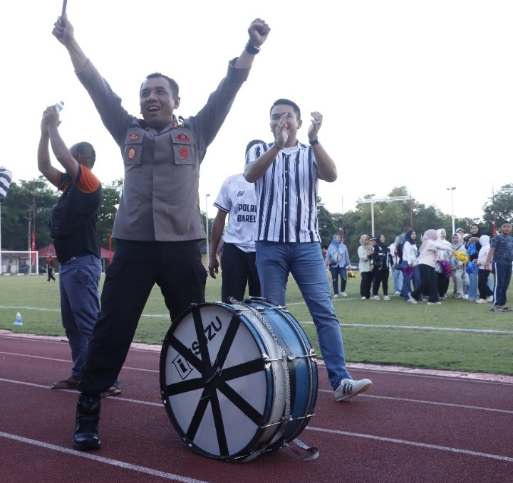 Kapolresta Barelang Pimpin Tim FC Andalannya Hajar Tim Cendana FC 4-1